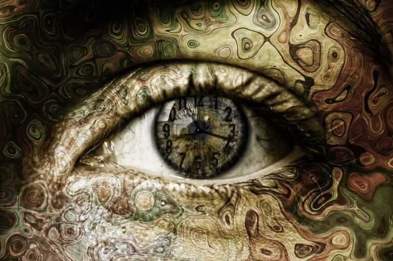 The Top Artists And Designers Of Steam Punk Time Pieces ...